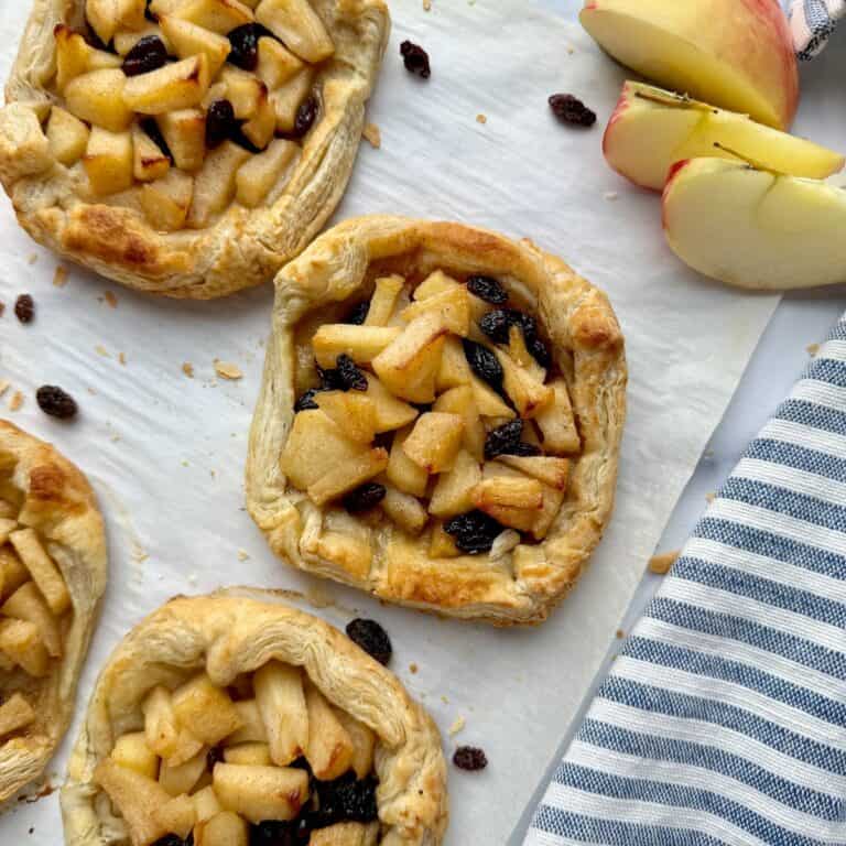 Easy Sugar-Free Mini Apple Pies | Healthy Bites For Kids